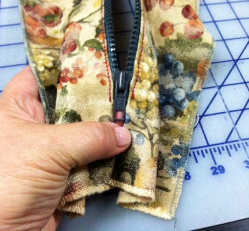 Inserting an Exposed Separating Zipper - Fit For Art Patterns